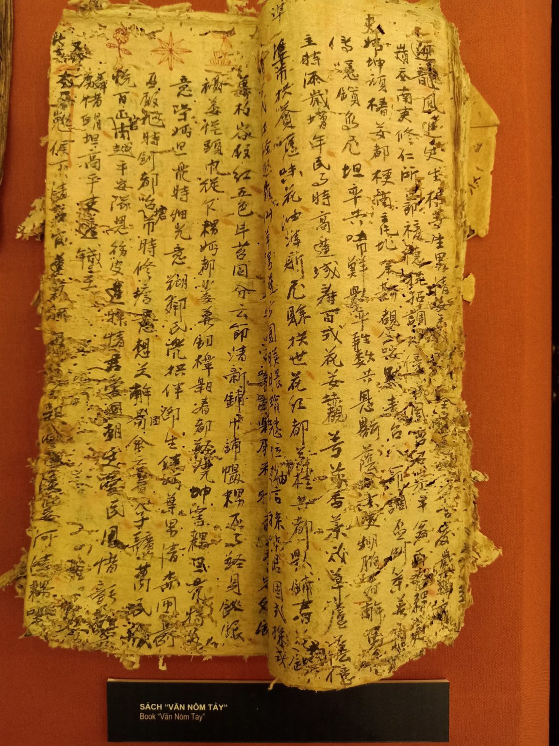 Chữ Nôm Tày - Bảo tàng Văn học Việt Nam