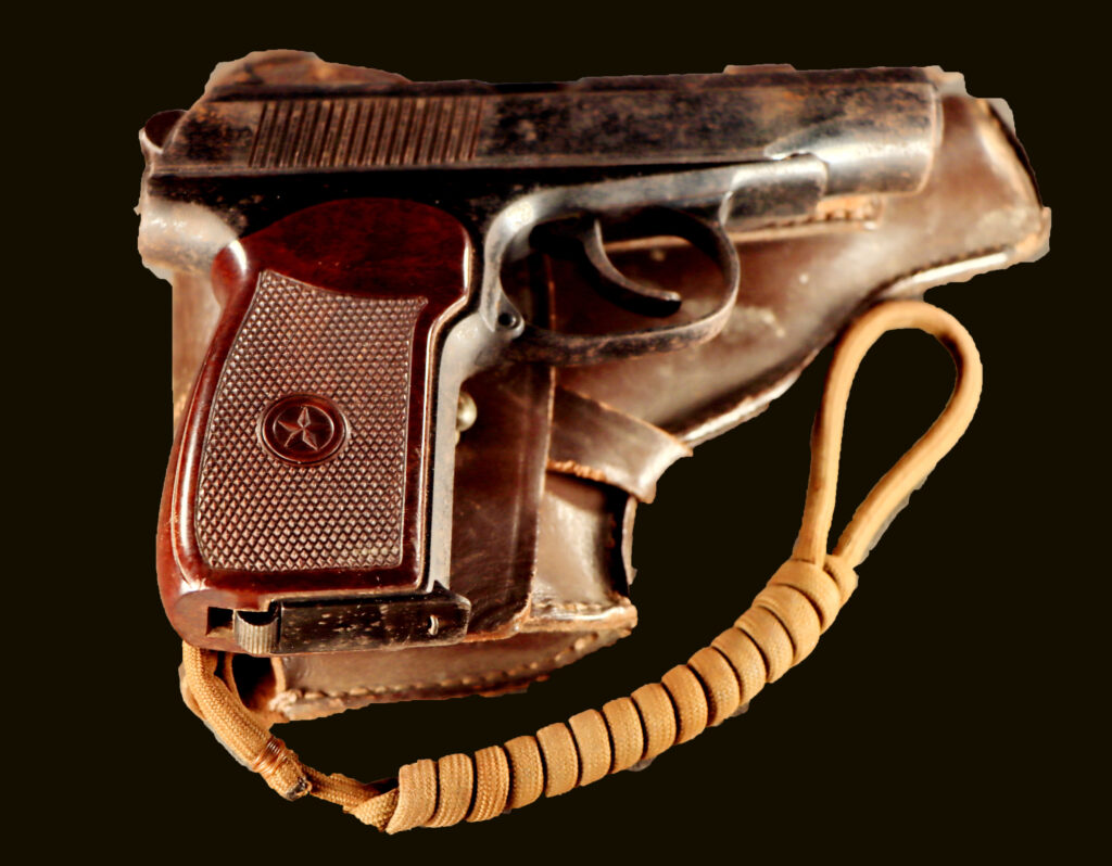 Khẩu súng ngắn K59 của nhà văn Cao Duy Thảo - Bảo tàng Văn học Việt Nam